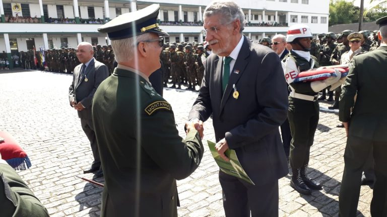 Herzem recebe diploma do Exército – BLOG DE GIORLANDO LIMA