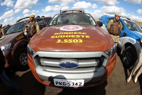 Viaturas pol]iciais entregues por Rui – BLOG DE GIORLANDO LIMA